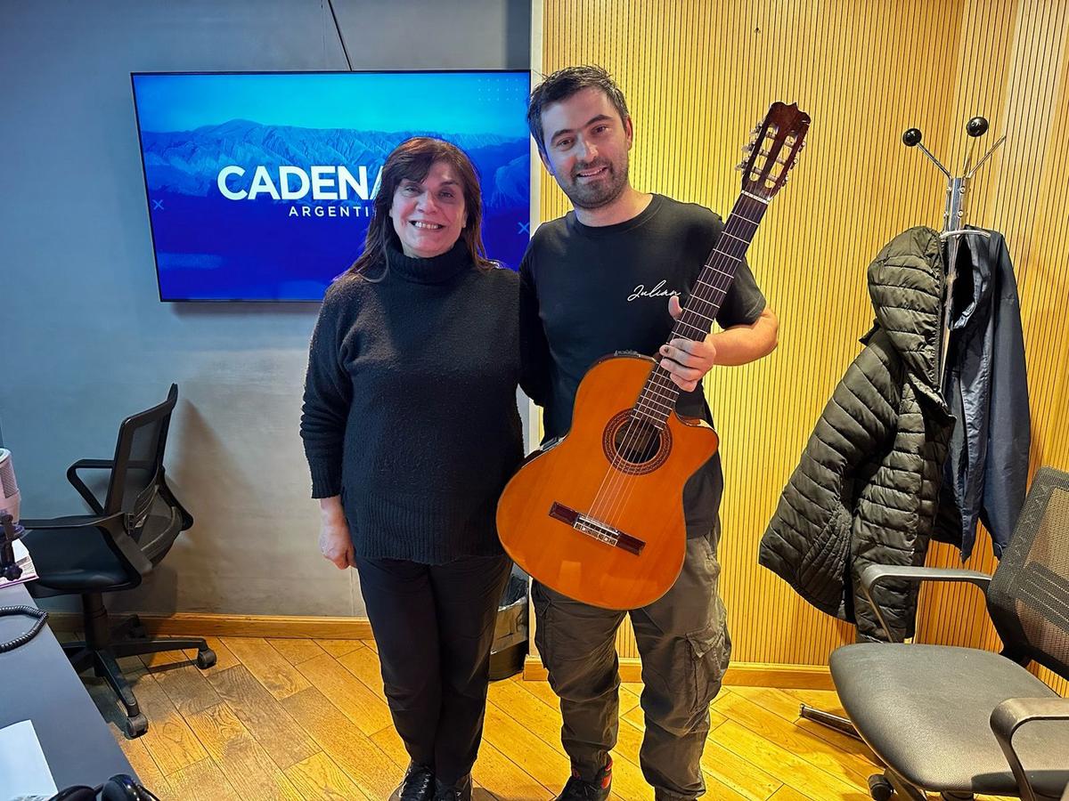 Julián Oderiz trajo su voz a la radio y habló con Jairo, uno de sus ...