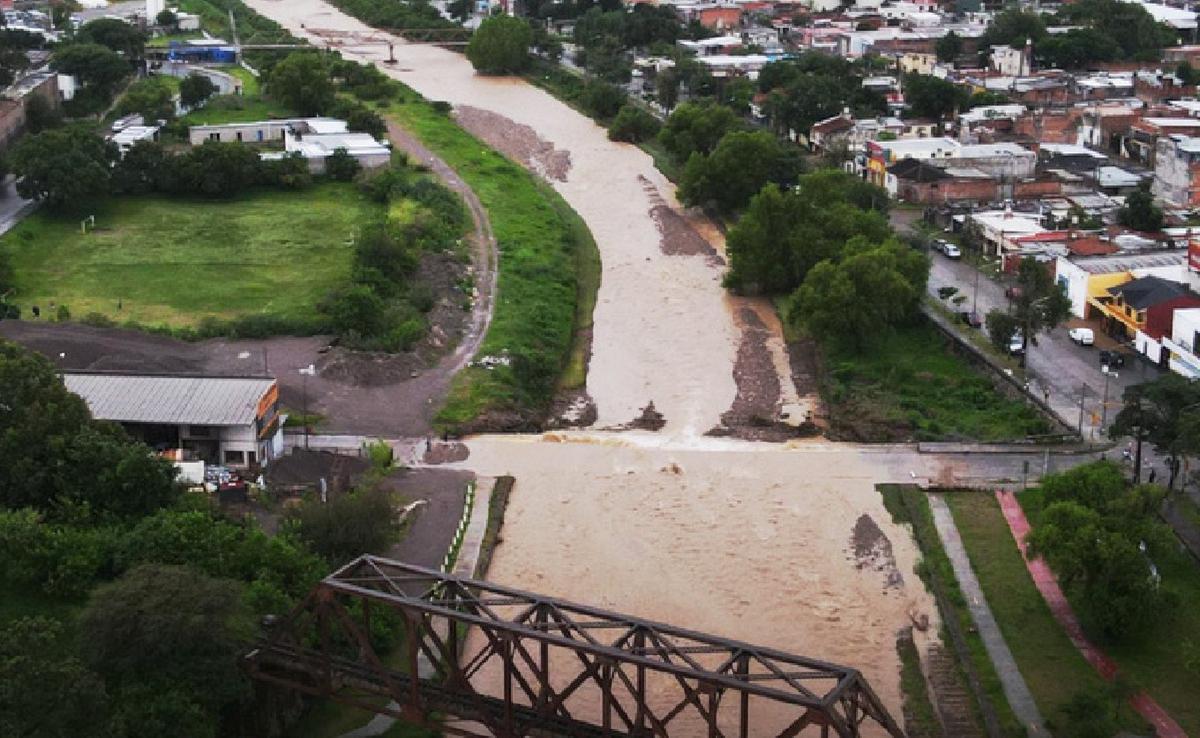Se restablecen los servicios básicos afectados por el fuerte temporal ... Se restablecen los servicios básicos afectados por el fuerte temporal ...