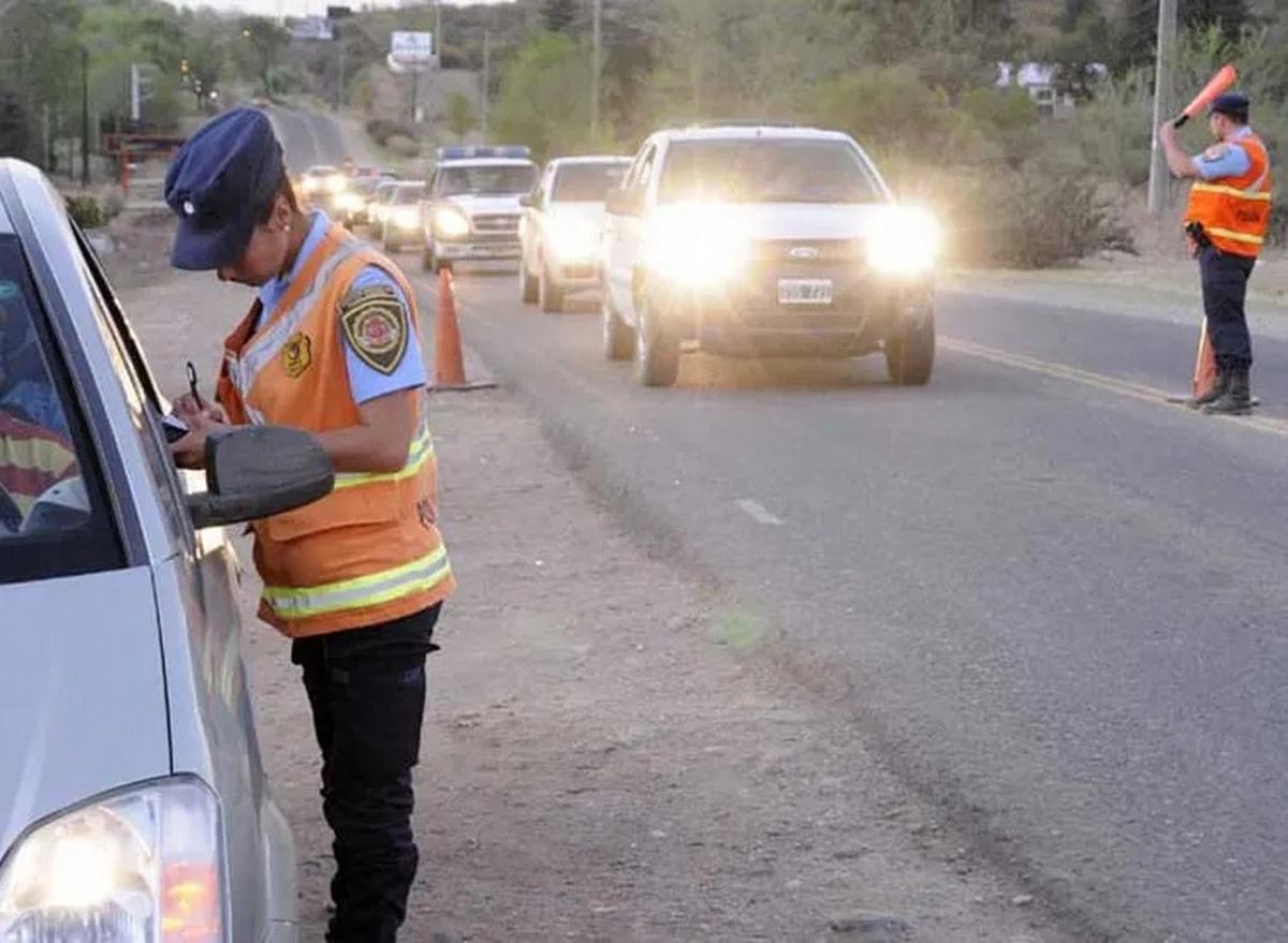Córdoba analiza habilitar luces diurnas en rutas y adaptar la Ley de ...