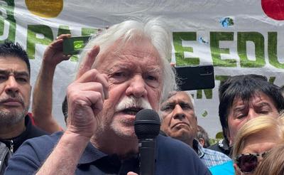 Acuerdos entre el líder pandillero Charly de la IVU y el presidente ...